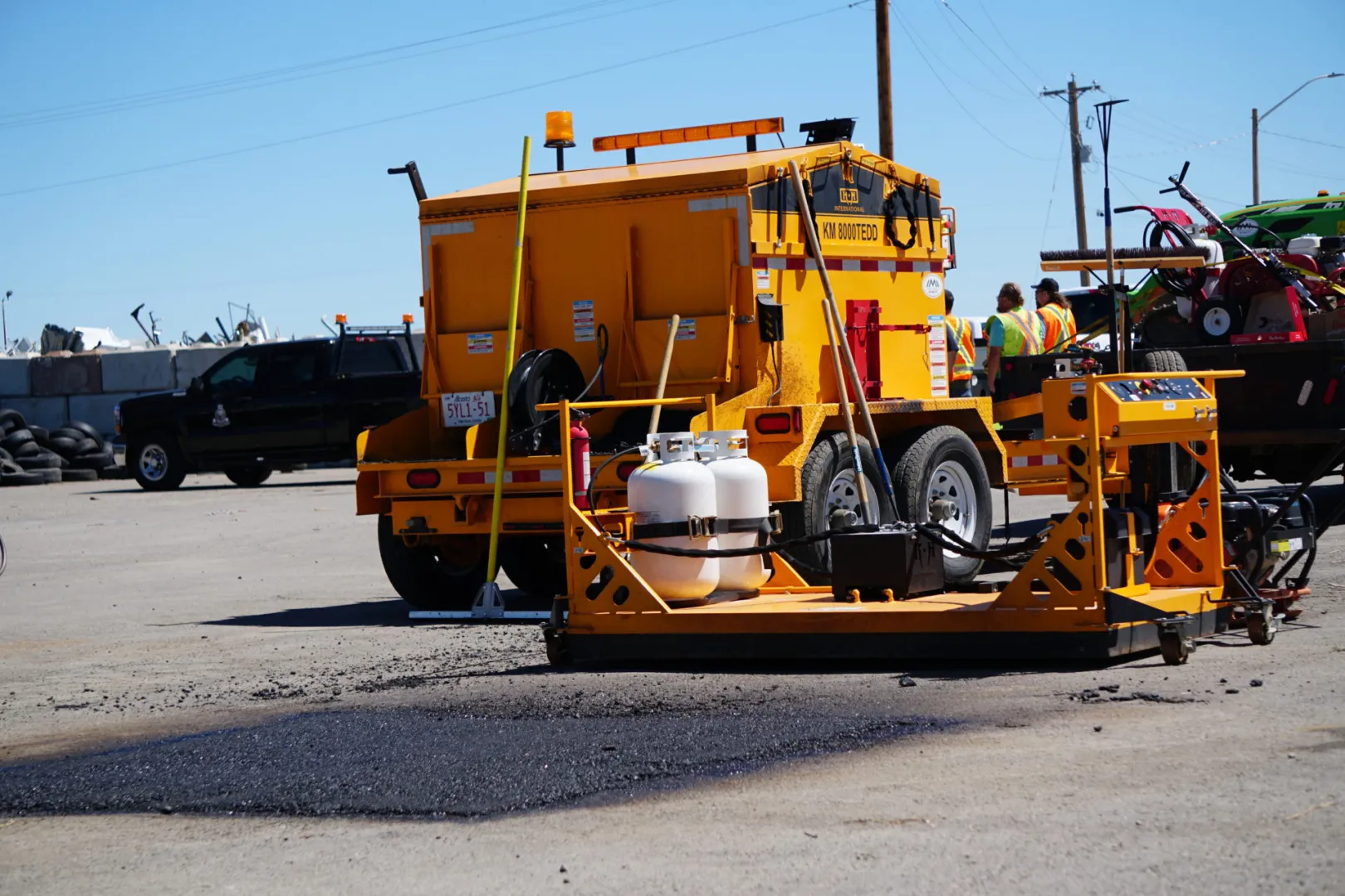 KM 2-18X: LIGHTWEIGHT INFRARED ASPHALT HEATER - Industrial Machine