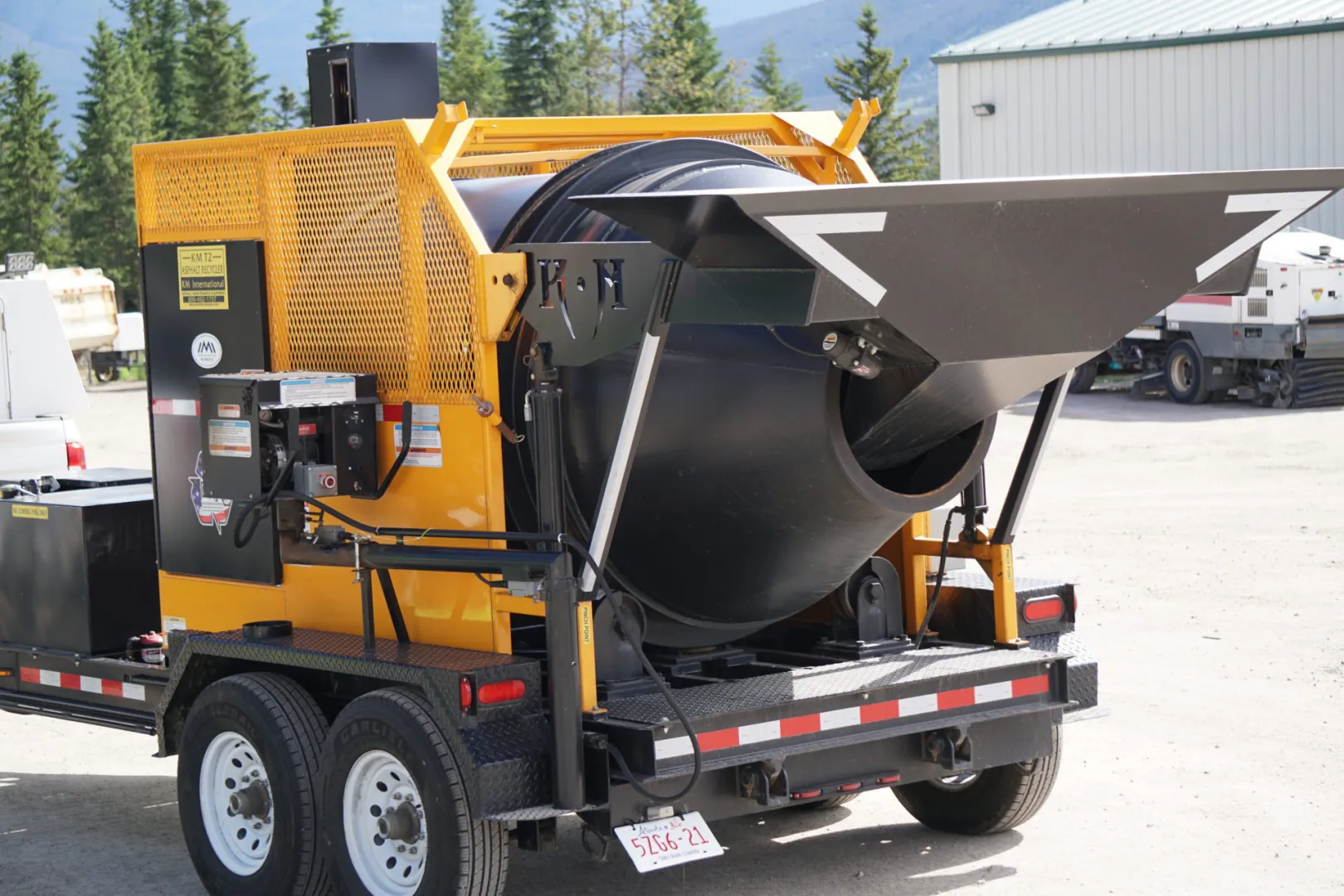 Industrial Machine - KM T-2 Asphalt Recycler