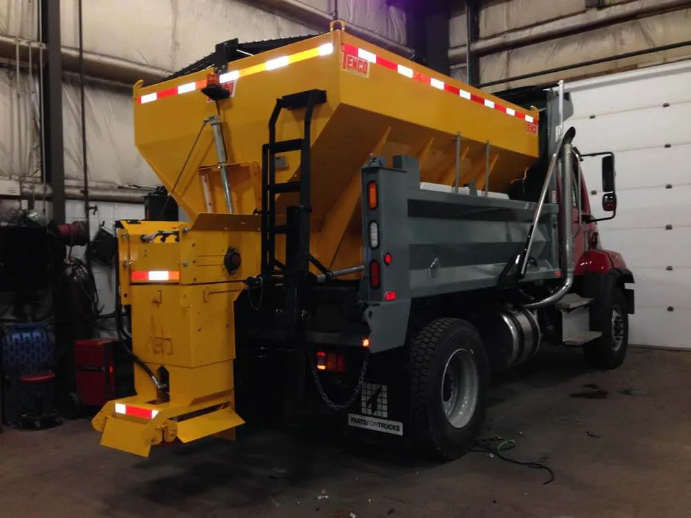 Slide-In Spreaders V-Box - Industrial Machine